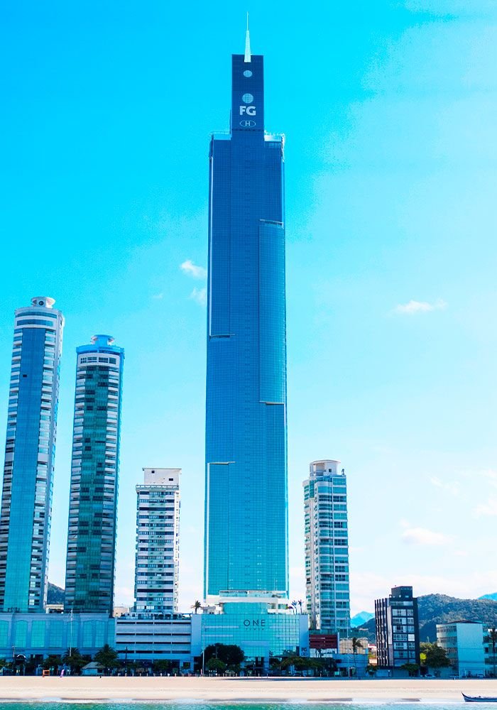 One Tower – Frente Mar com 290m altura Balneário Camboriú
