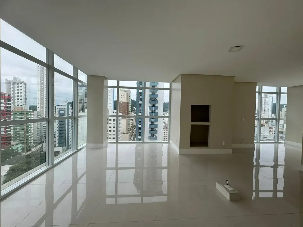 Apartamento no Edifício Vision Tower com 4 suítes em Balneário Camboriú